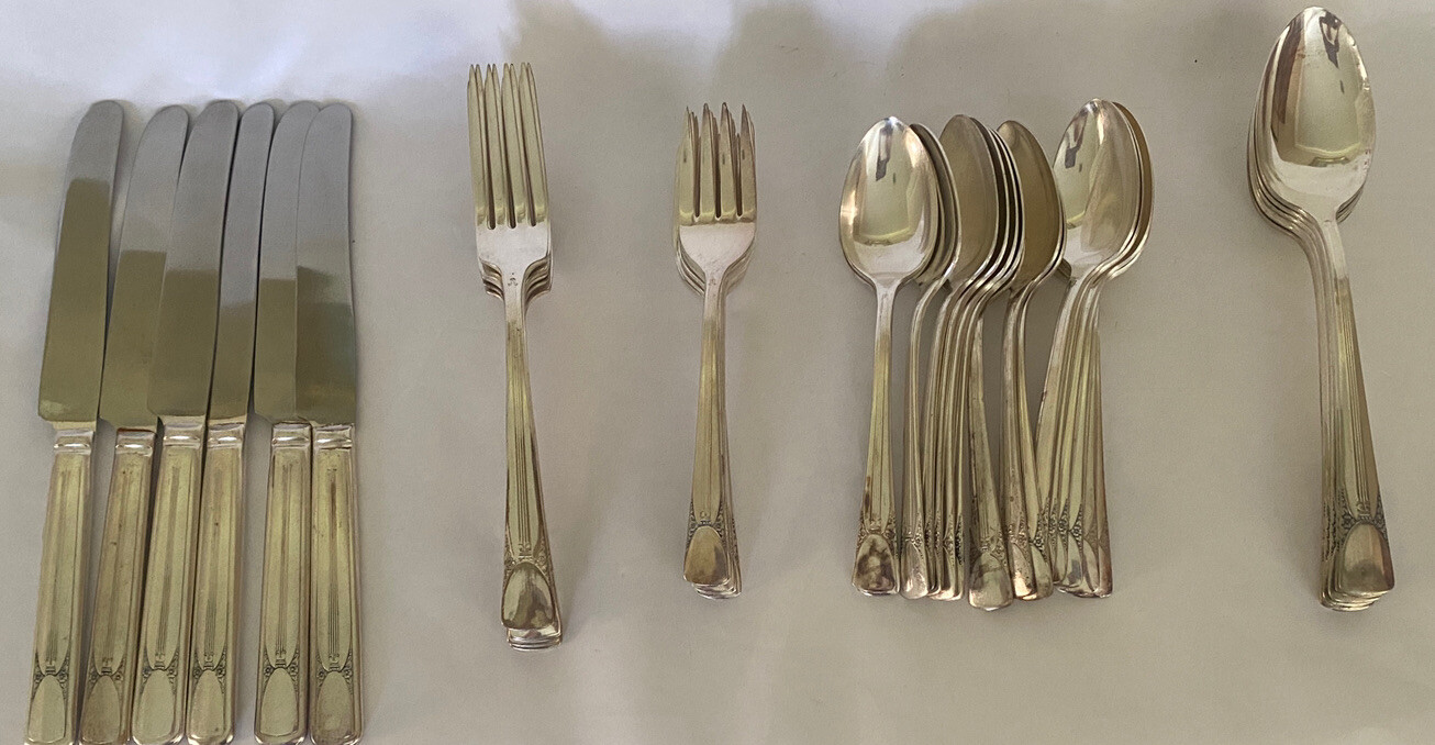 43-PIECE VINTAGE EMBASSY BOUQUET SILVER PLATED & STAINLESS FLATWARE SET ...