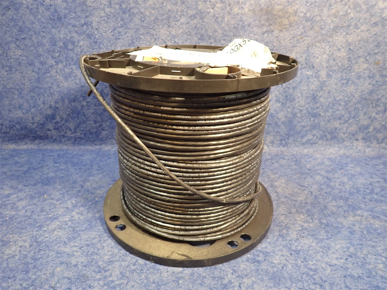 Belden 10GX53F Plenum Cat 6A 4 Pair F/UTP Cable 23AWG Solid, 556' Spool ...