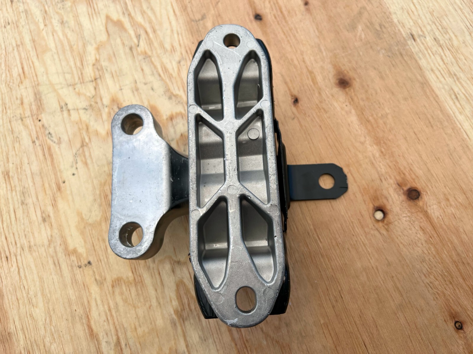 95239062 Left Transmission Mount 1PC for Chevrolet Spark 21-16 L4-1.4L ...