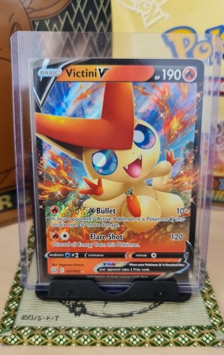 Pokemon TCG VICTINI V (ULTRA RARE) BATTLE Styles *MINT* | eBay Australia