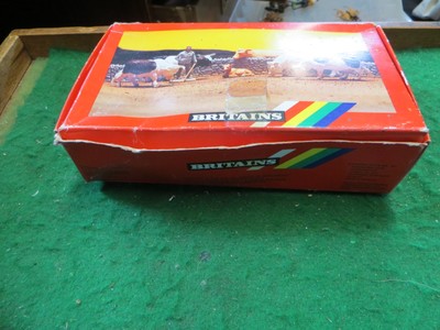 VINTAGE BRITAINS LTD FARM TOYS BOXED COWS FARMER & WALLS SET 7162 1:32 ...