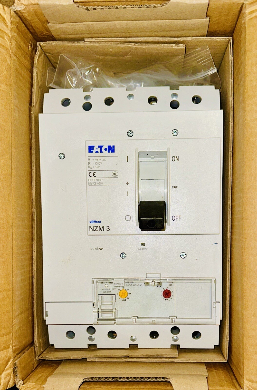 Eaton NZMN3-AE400 400A 3-Pole Molded Case Circuit Breaker | eBay