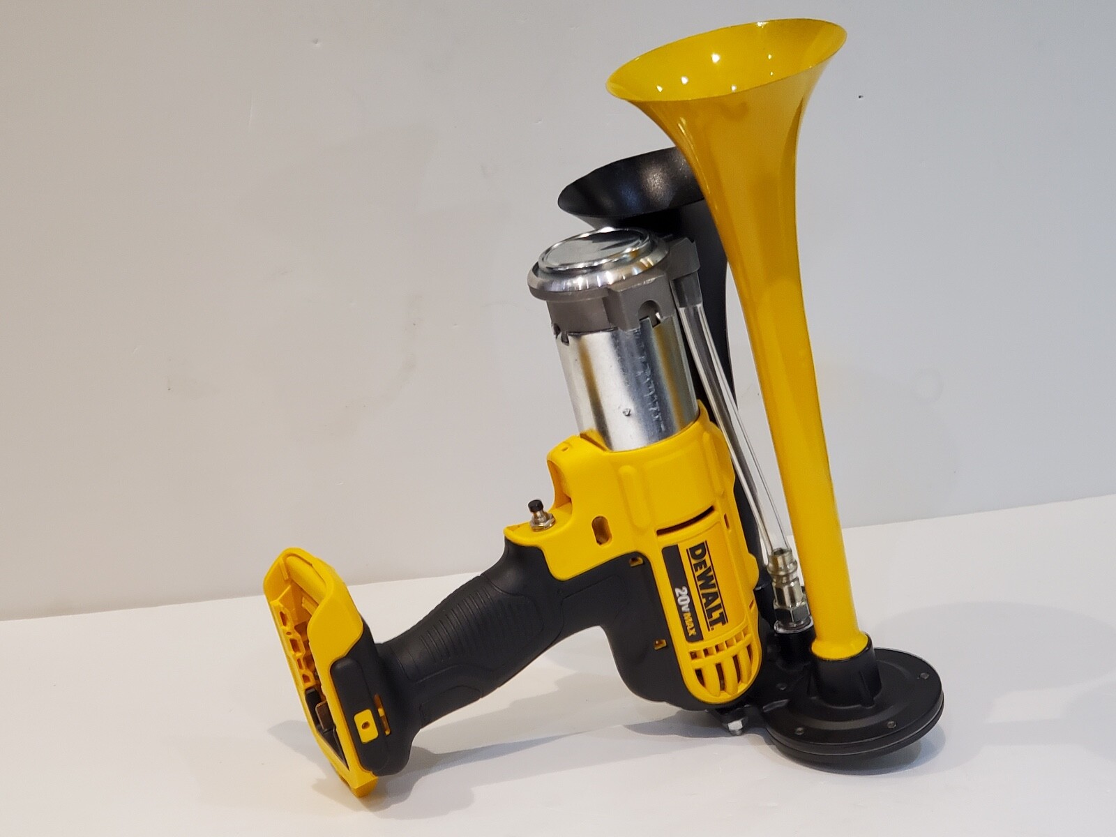 DeWALT 20V Li-Ion Power Air Horn, Train Horn Compressor 11 Inch Black ...