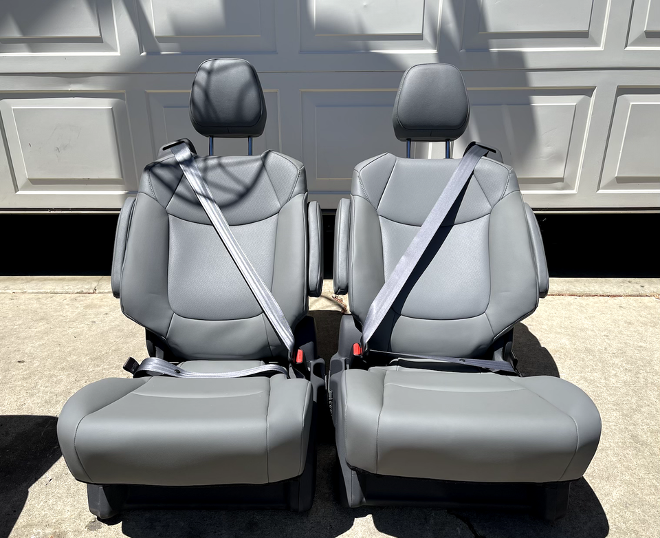 Toyota Sienna Seats 2021-2024 - Light Gray Leather Second Row 7 ...