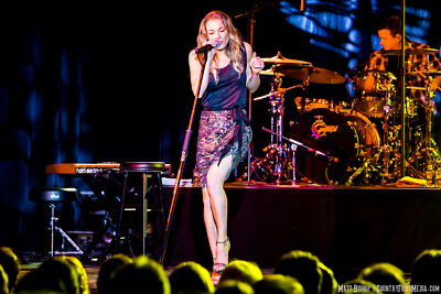 A LeAnn Rimes Beautiful Singer In Concert 8x10 Photo Print | eBay