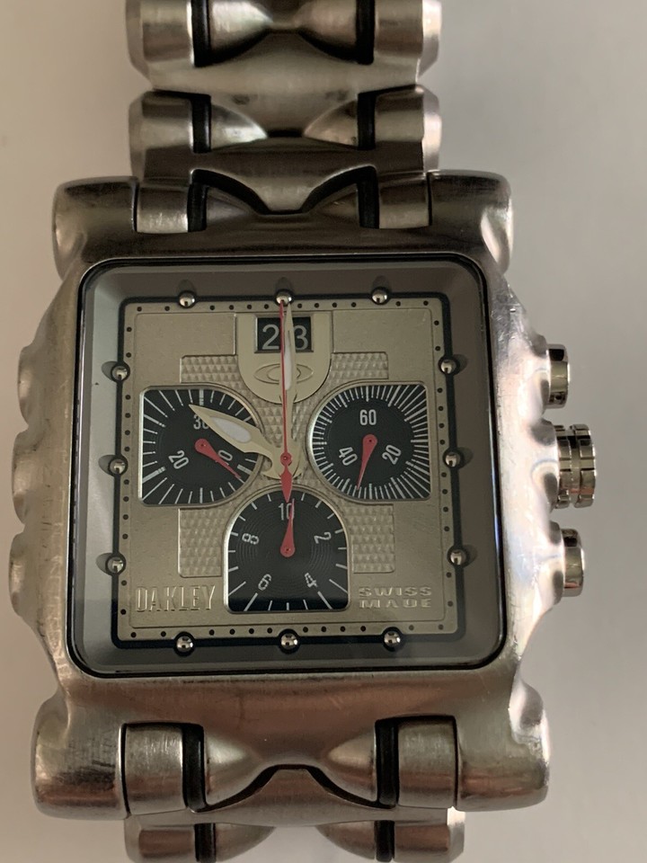 OAKLEY MINUTE MACHINE WATCH GRAY DIAL SWISS MADE OAKLEY TIME TANK ...