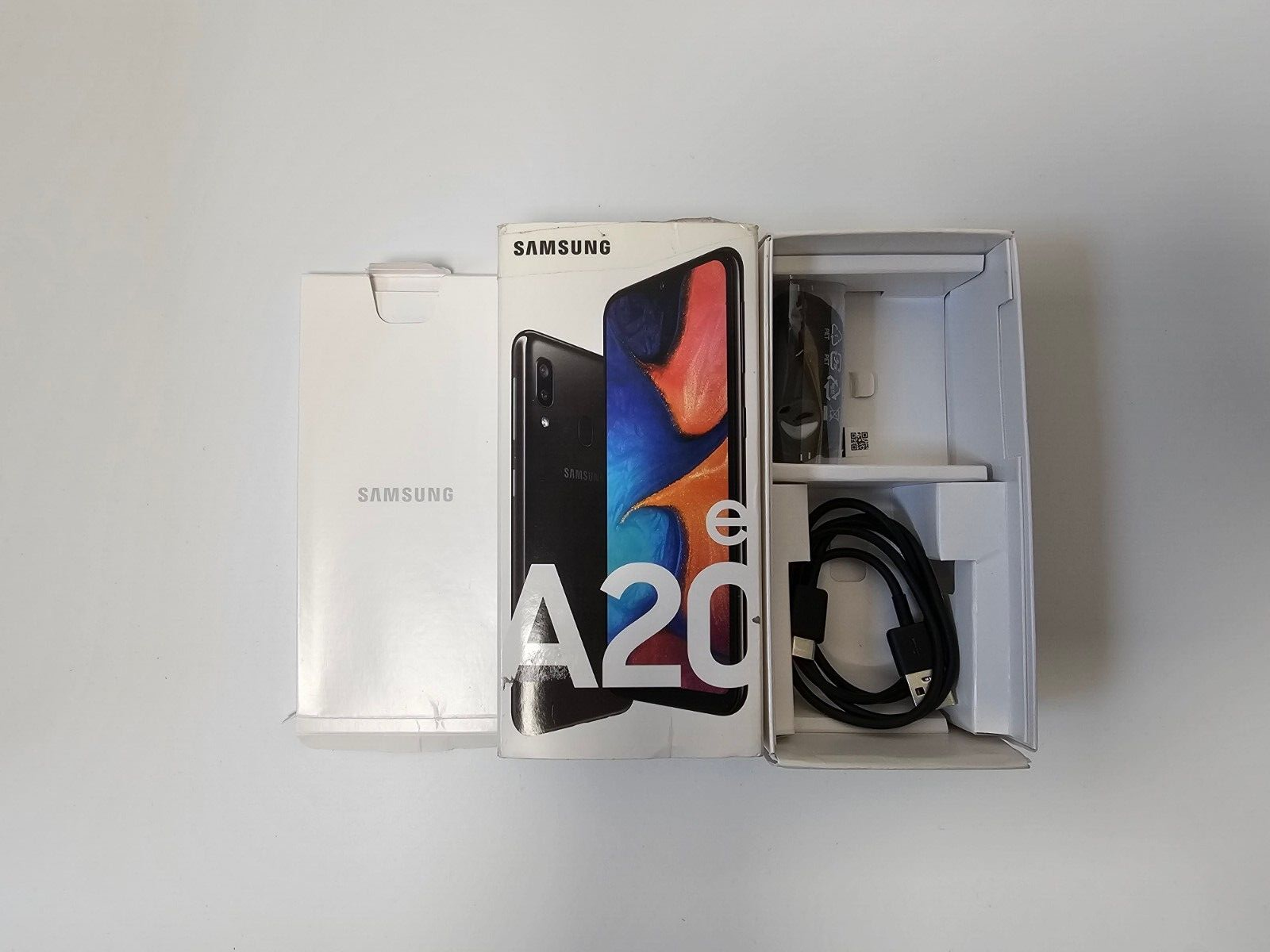 Samsung Galaxy A20e Dual SIM 32GB Android Smartphone Mobile - Black (EE ...