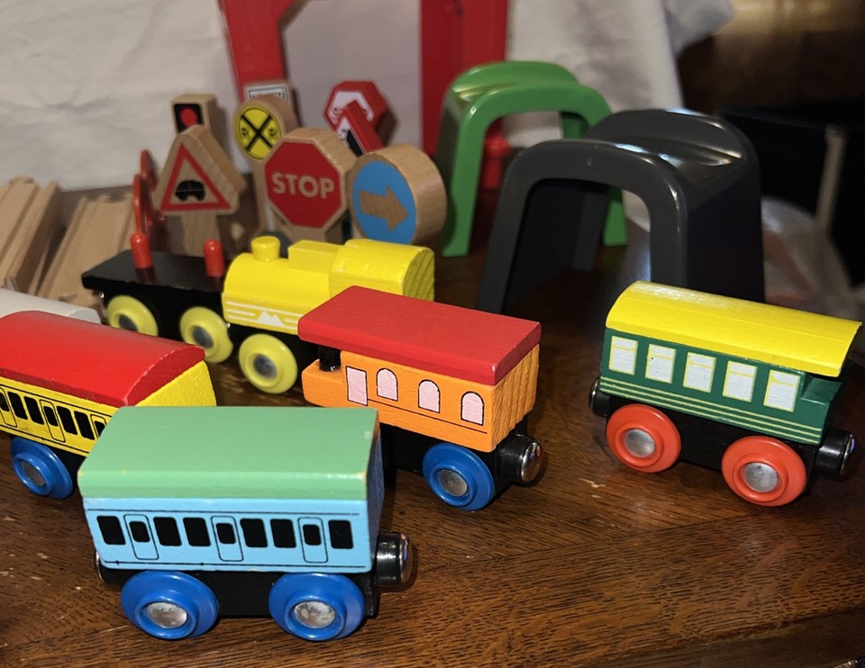 Mixed Train Lot 107 Pieces + Extra Pieces See Description | eBay