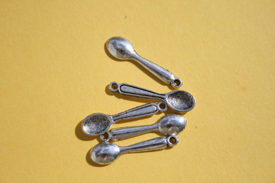 60 Spoon Charms Cutlery Charms 24 x 6 mm Antique Silver Tone U.S Seller ...