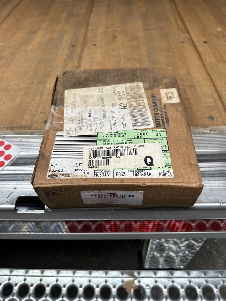NOS OEM Ford F65Z-18B849-AA Radio Amplifier : F65F-18A965-AA F65F ...