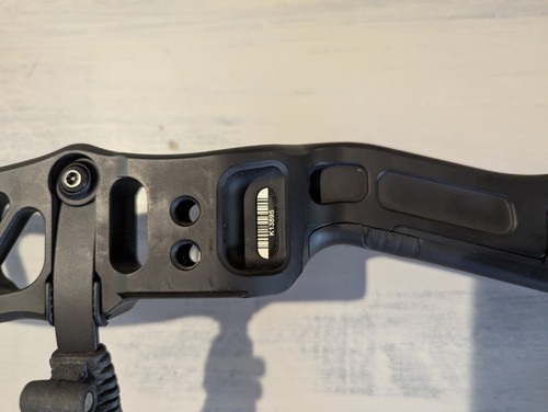 2025 Bowtech Archery Virtue RH 70lb 25-30” Black Compound Bow | eBay