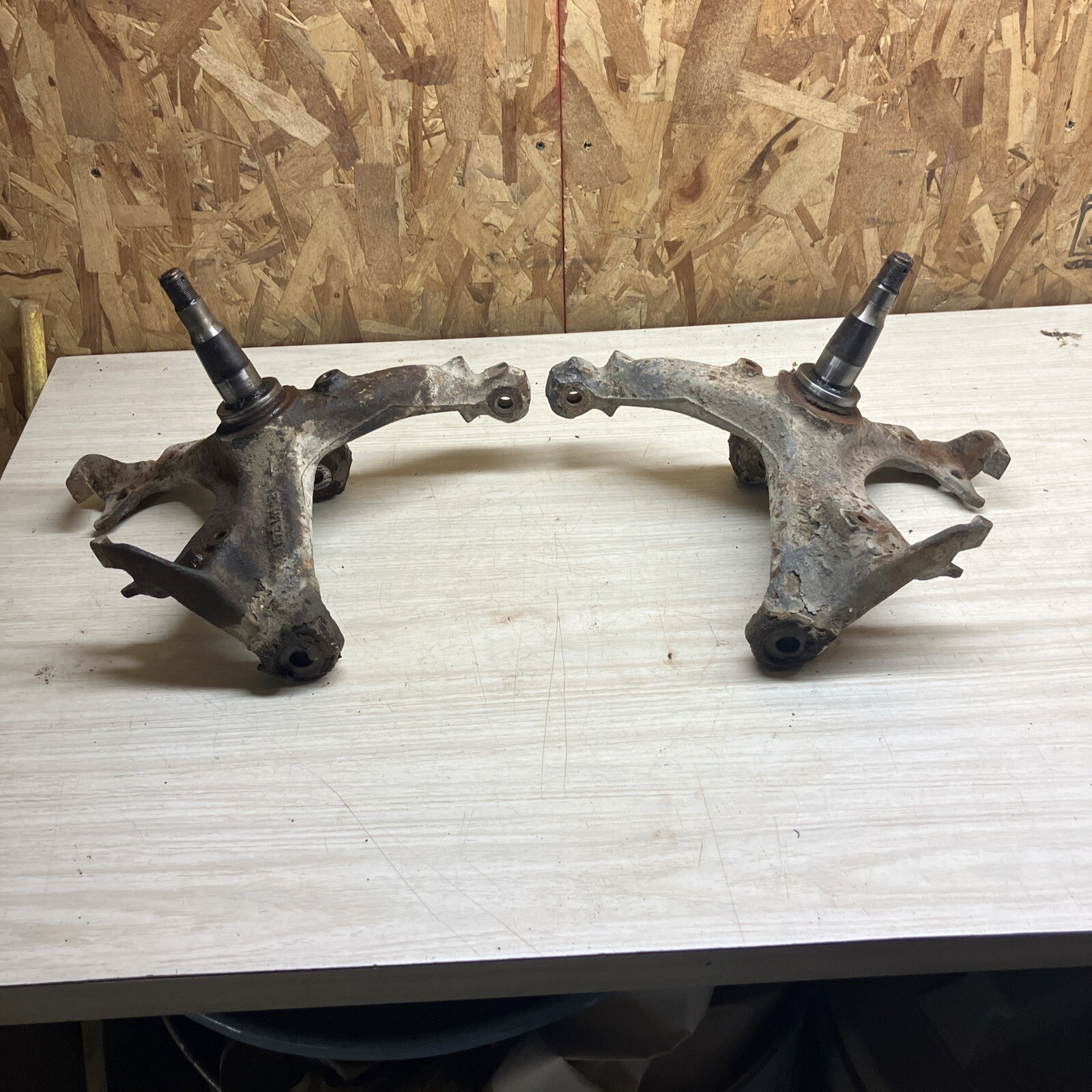 1979-81 FIREBIRD TRANS AM CAMARO FRONT SPINDLES KNUCKLE 371675 371676 ...