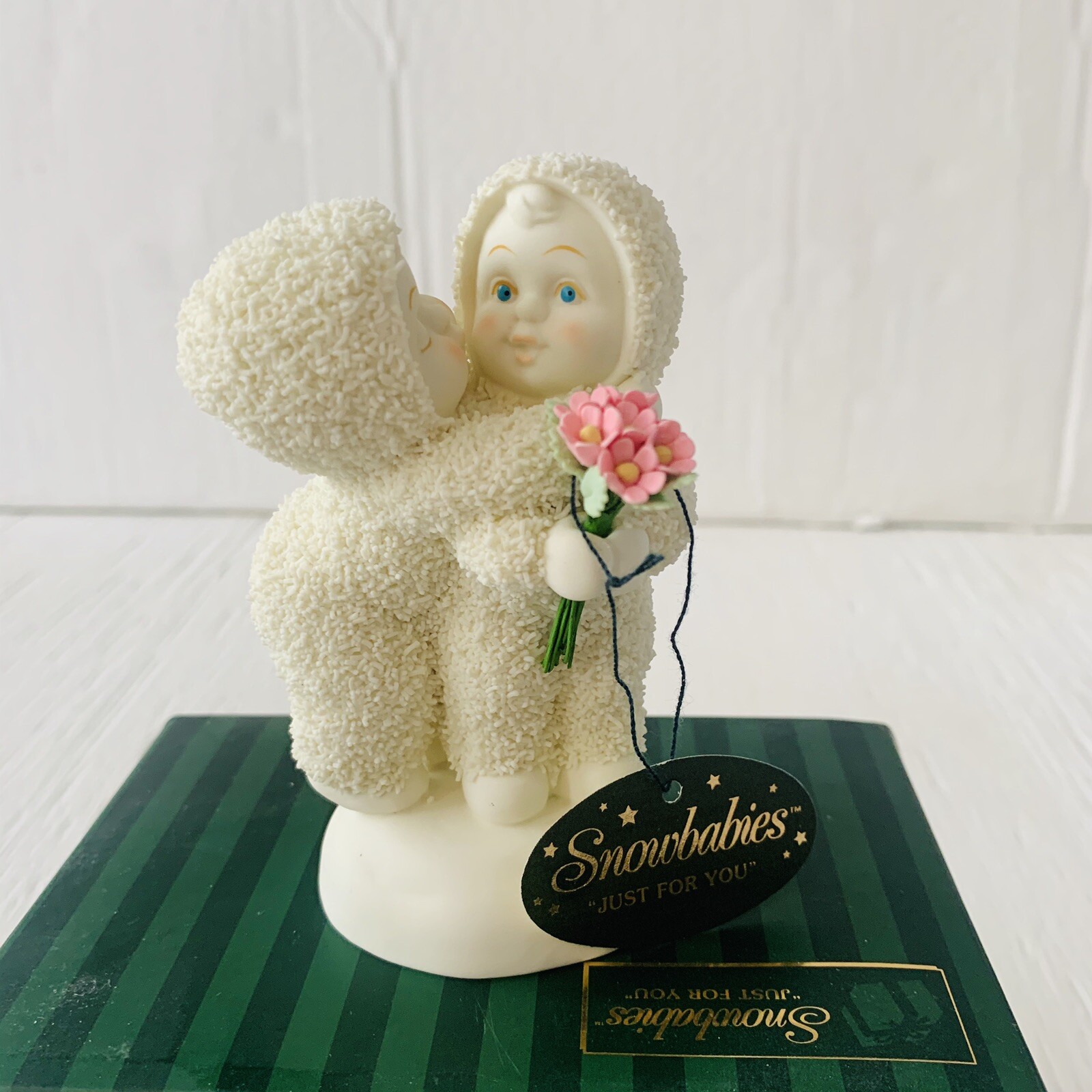 Department 56 Snowbabies, "Just For You" 69433 romance, flowers, kiss ...