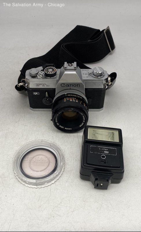 Canon FTb QL Black Silver SLR Film Camera w/Carrying Case And Shoulder ...