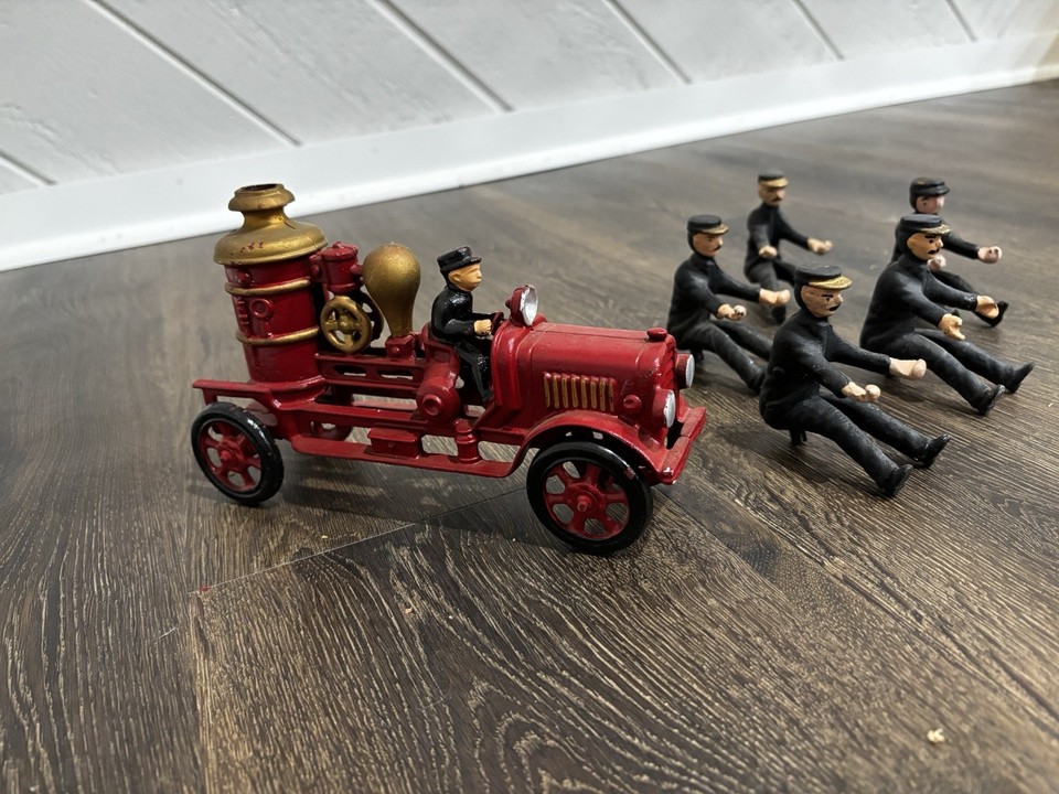 Vintage Cast Iron Fire Truck Toy with 6 Firemen Figures Red Gold ...