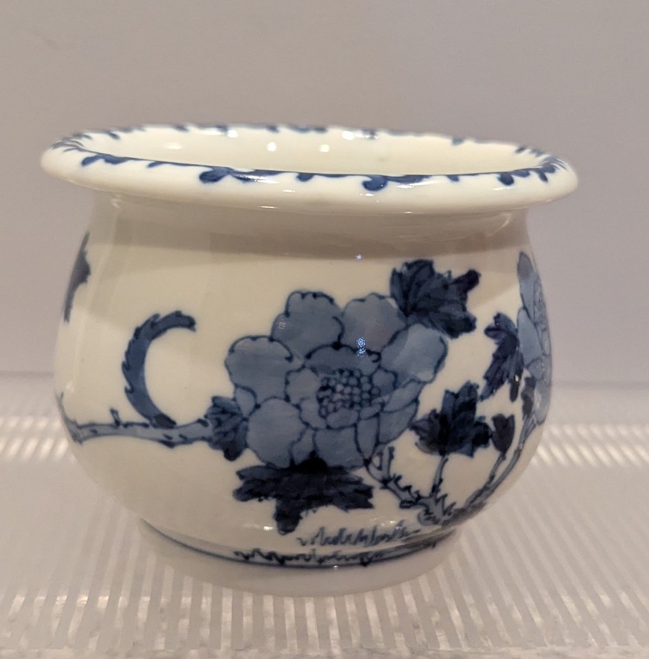 Chinese Blue & White Globular Vomit Pot Spittoon Cuspidor Floral ...