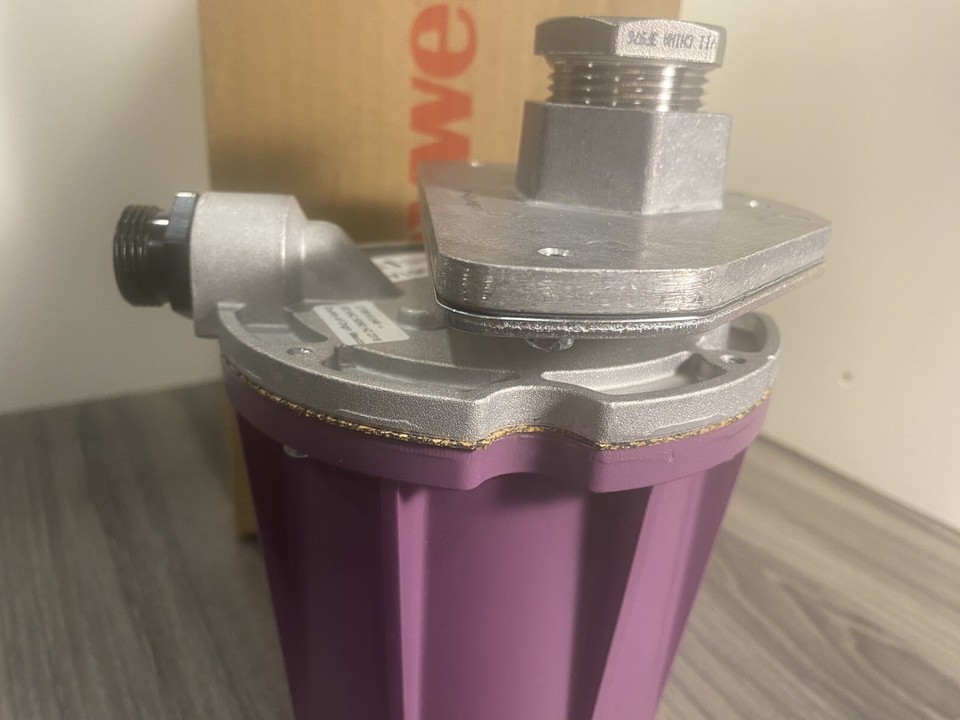 New Honeywell C7061 C7061A-1046 Purple Peeper UV Flame Detector 120VAC ...