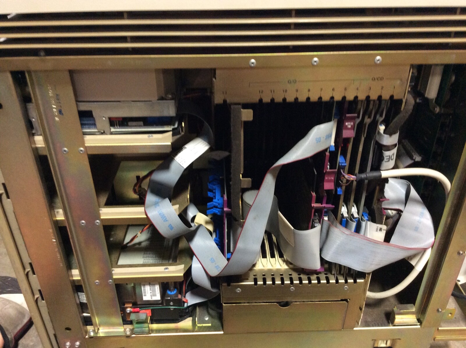 DEC Digital Equipment Corp MicrVAX II 630QB-A2 M7606 M7608-B M7516-YM ...