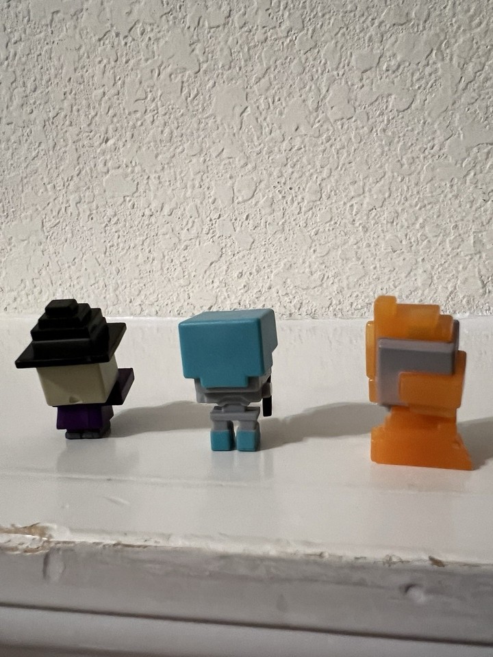 Mattel Mojang Minecraft Minifigures Lot of 3 Skeleton and Witch Figures ...