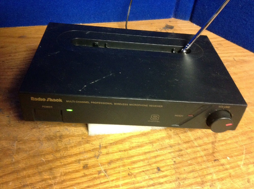 Radio Shack Multi-Channel Professional Wireless Microphone Receiver ...