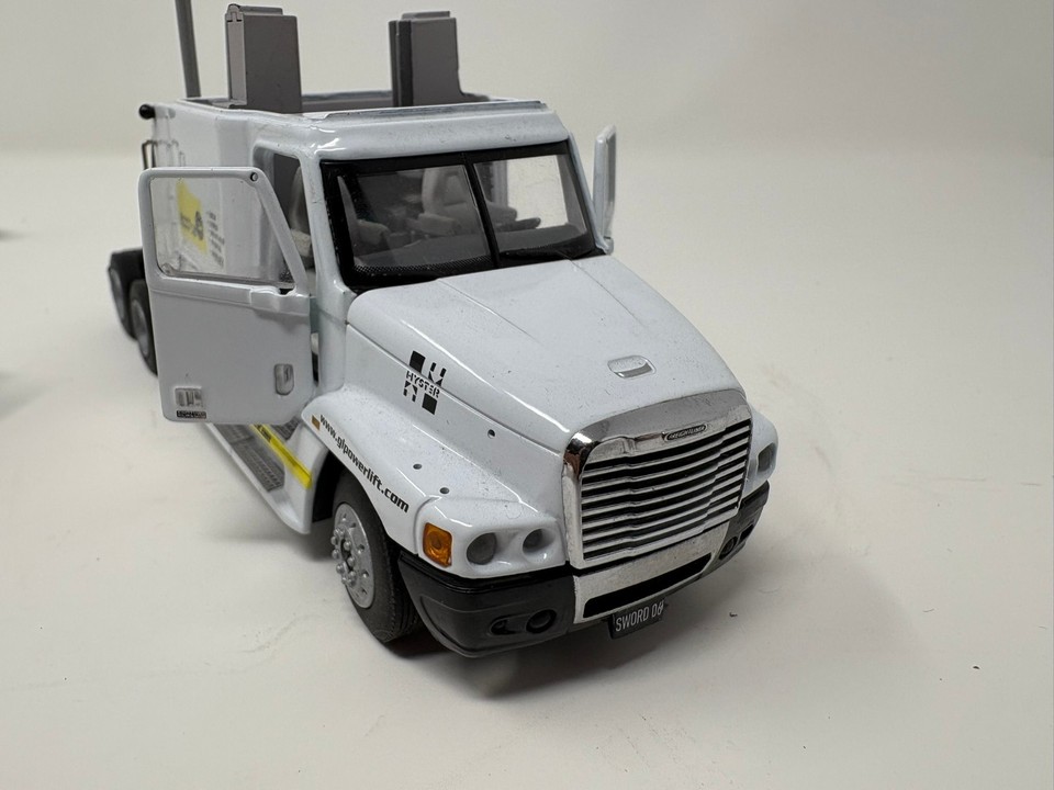 Sword Freightliner 1/50 Truck with East Flatbed and Ballast Trailer ...