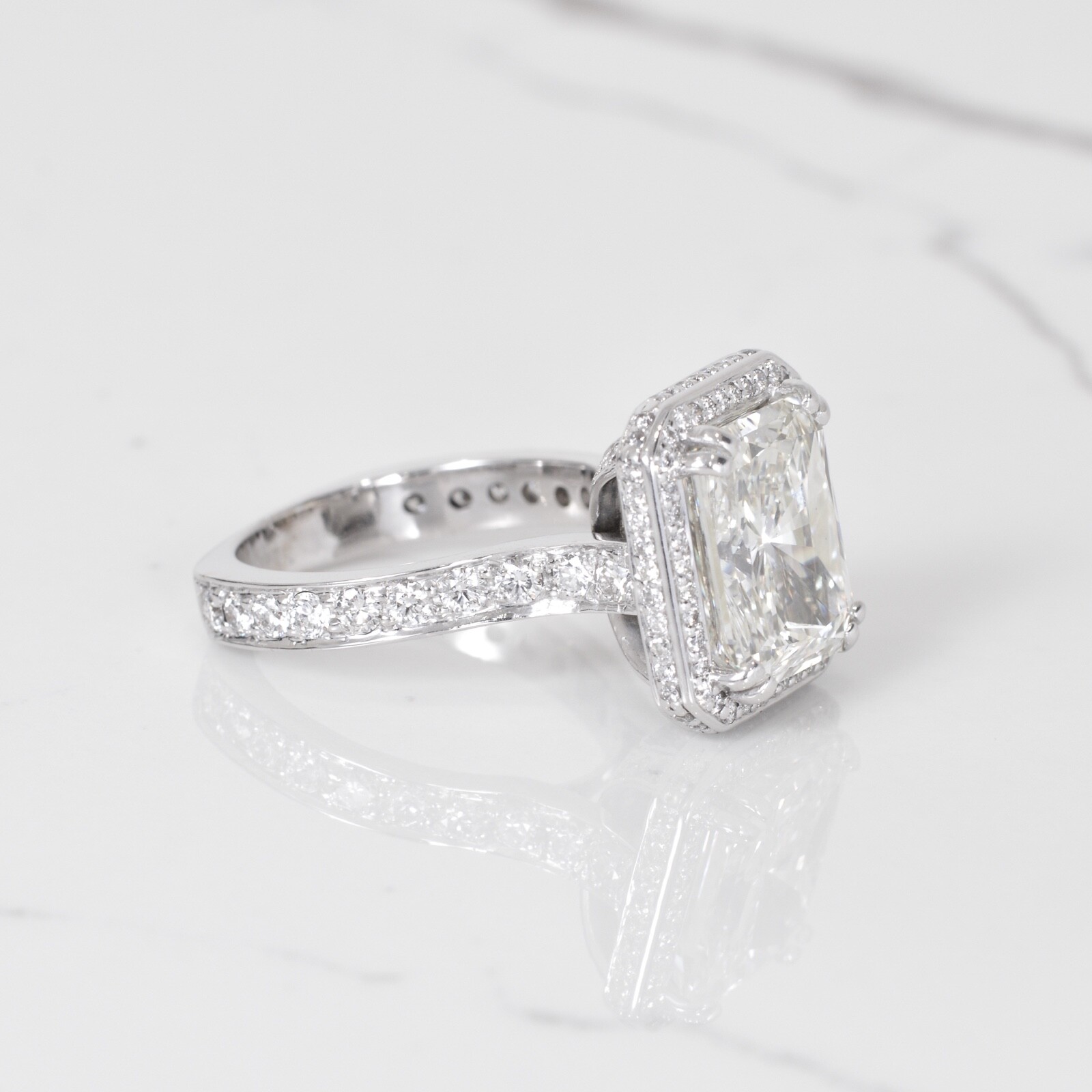 Radiant Cut Diamond Wedding Ring Set in 18k WG - Gem