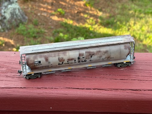 Bachmann DME ex-ATSF Cylindrical Hopper Weathered #316421 | eBay