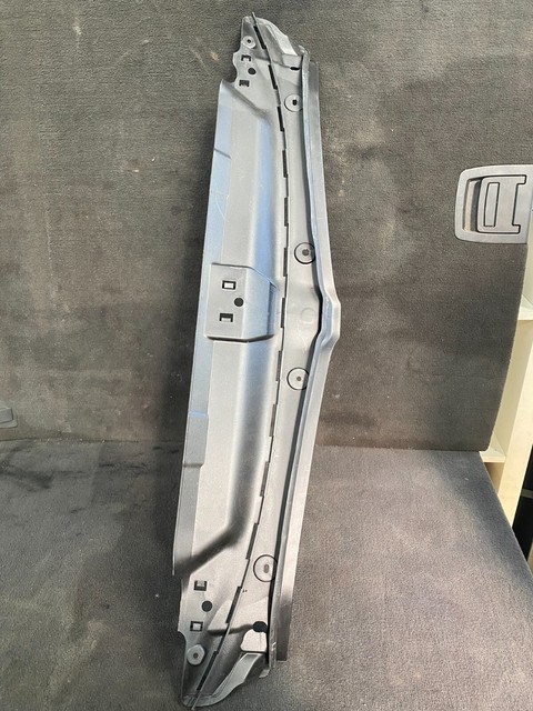 2019 BMW 3 SERIES G20 COVER ENGINE COMPARTMENT CENTER COVER 51767461970 ...