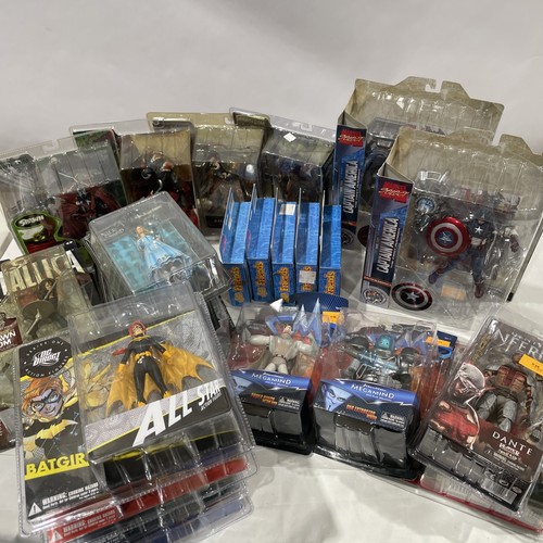 LOT OF 24 TOY FIGURES IN BOX!! SETS, DC, Spawn, Mcfarlane, And More ...