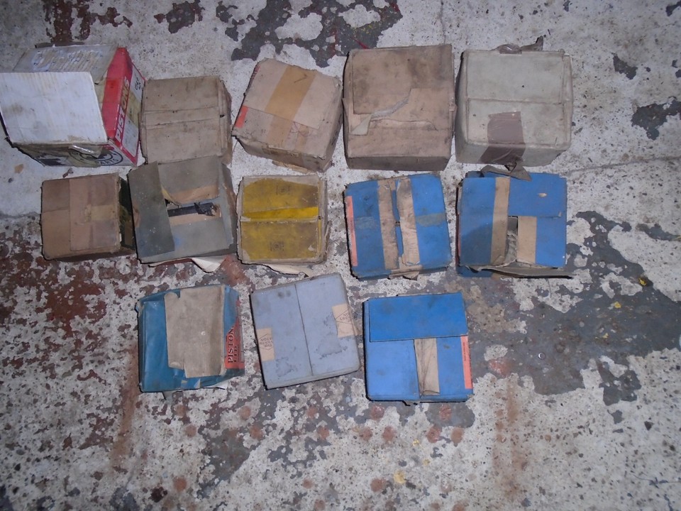 Austin 7 Seven. A set of 4 matching pistons. 14 sets in stock in used ...