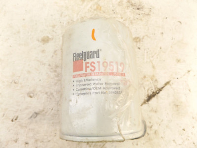 OEM GENUINE NOS Fleetguard Fuel/Water Separator FS19519 | eBay