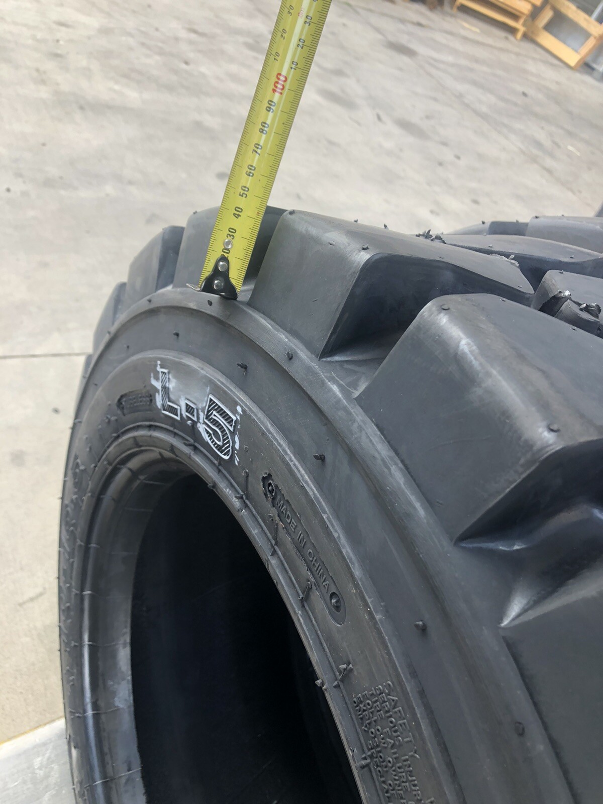 DEEP TREAD SKID STEER TYRES 10-16.5 BOBCAT 10x16.5 Concrete Asphalt 12 ...