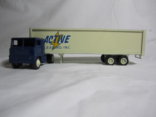 Winross 1972 ACTIVE LEASING INC. single axle White 7000 Cargo Truck | eBay