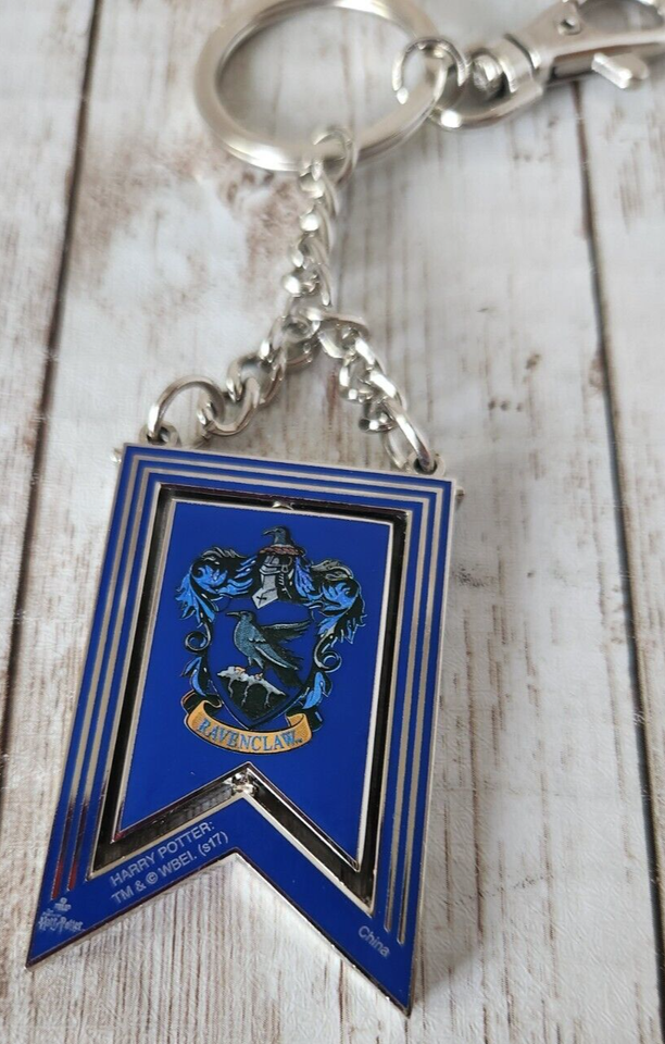 Universal Wizarding World Harry Potter Ravenclaw Pendant Flag Keychain ...