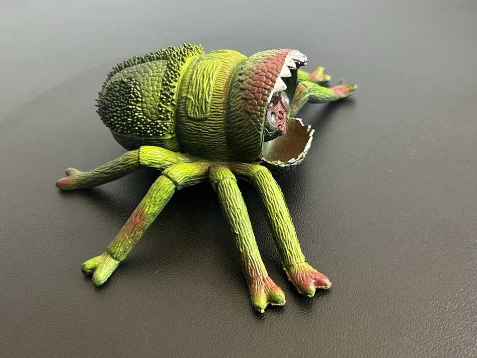 1985 ROCKS & BUGS AND THINGS Green TERRORANTULA SQUEAK Rubber Toy ...