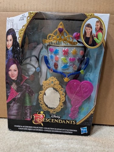 DISNEY DESCENDANTS CHARMS AND ACCESSORIES PLAYSET NEW TOY | eBay