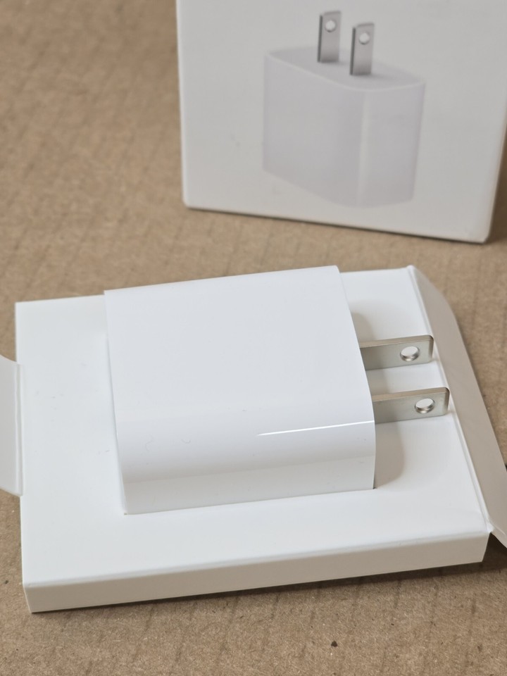 GENUINE Apple USB-C 20W Power Adapter iPhone wall charger - NIOB ...