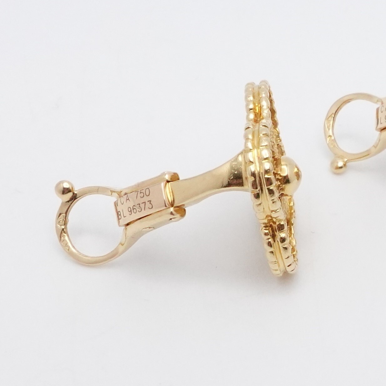 Van Cleef & Arpels Vintage Alhambra 18K Yellow Gold Clip On Omega Back ...