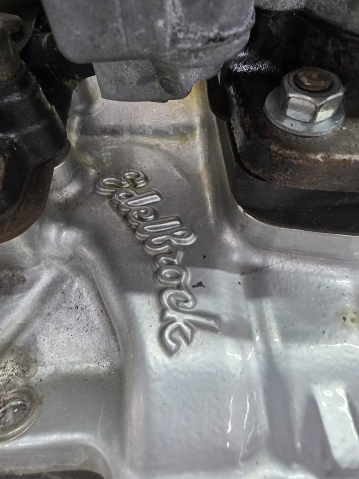 SBC Edelbrock Tri-power Set Up Complete With Carbs, Linkage, Fuel Lines ...