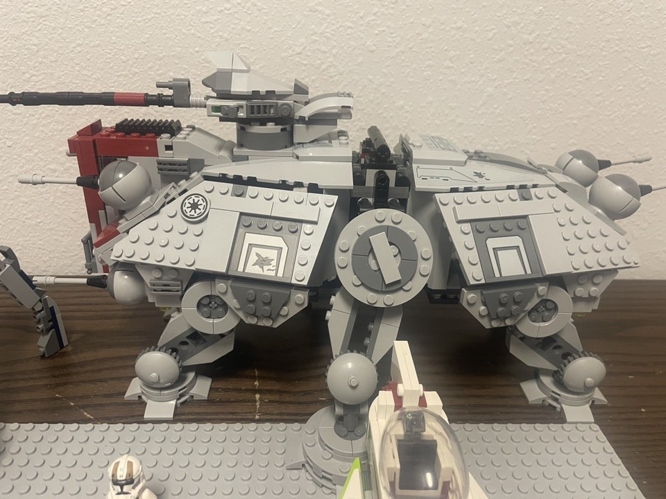 LEGO Star Wars: AT-TE Walker (75337) Plus 9 Extra Clone Troopers And ...