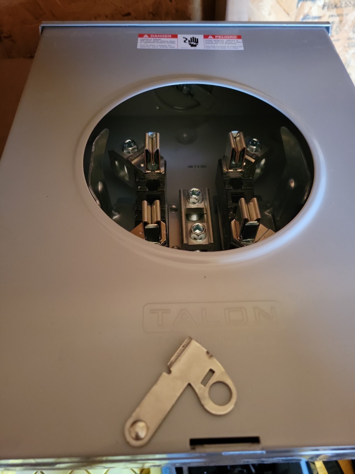 UAT417-XGF TALON RINGLESS METER SOCKET OUTDOOR ENCLOSURE 200AMP NEW NO ...