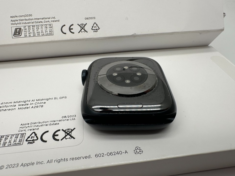 Apple Watch Series 9 41mm GPS Aluminum Case Midnight A2978 MR8Y3ET/A ...