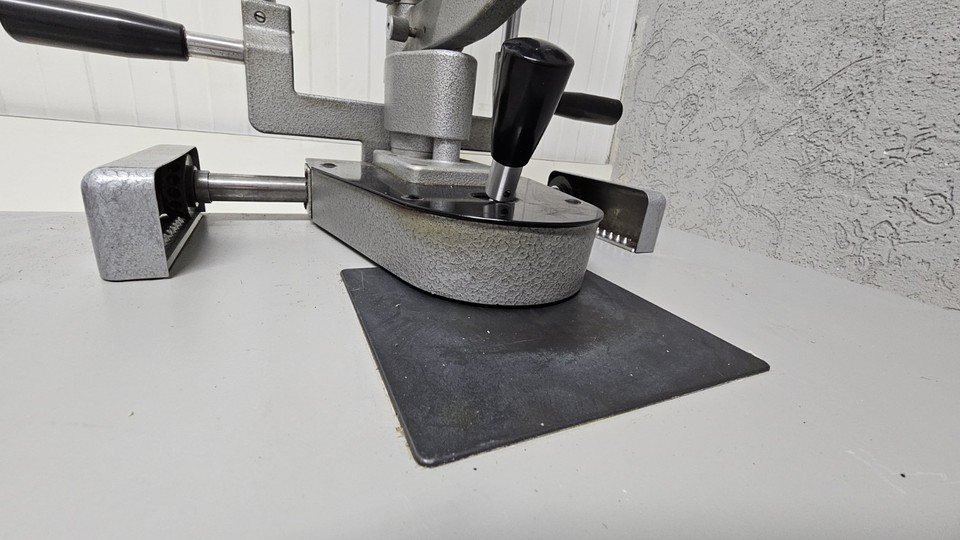 Haag Streit 900 Slit Lamp W/ Applanation Tonometer with 10x Eyepieces ...
