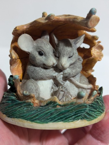 Vntg Silvestri Charming Tails Weather the Storm Mouse Figurine Mice ...