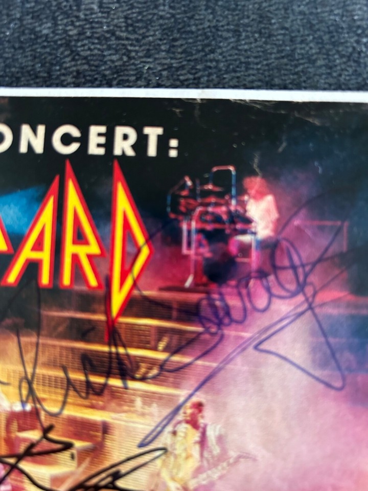 Def Leppard**RARE**Signed Color Photo/Article Signed By All W/STEVE ...