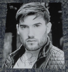 ANTHONY LEWIS- EMMERDALE / TORCHWOOD - 10x8 PHOTO SIGNED - (23) | eBay