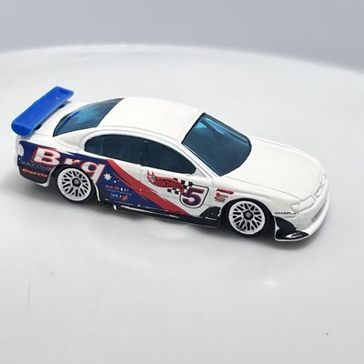 Hot Wheels 2001 Victory Lane Holden SS Commodore White Clean | eBay ...