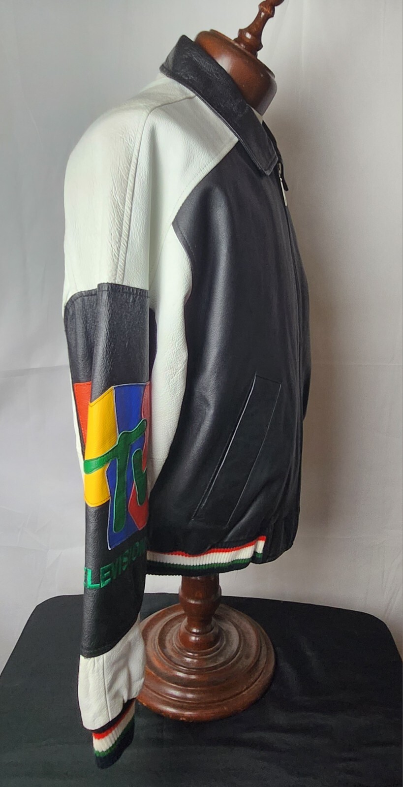 🔥🚨Vintage 1992 MTV Leather Bomber Jacket Medium Min… - Gem