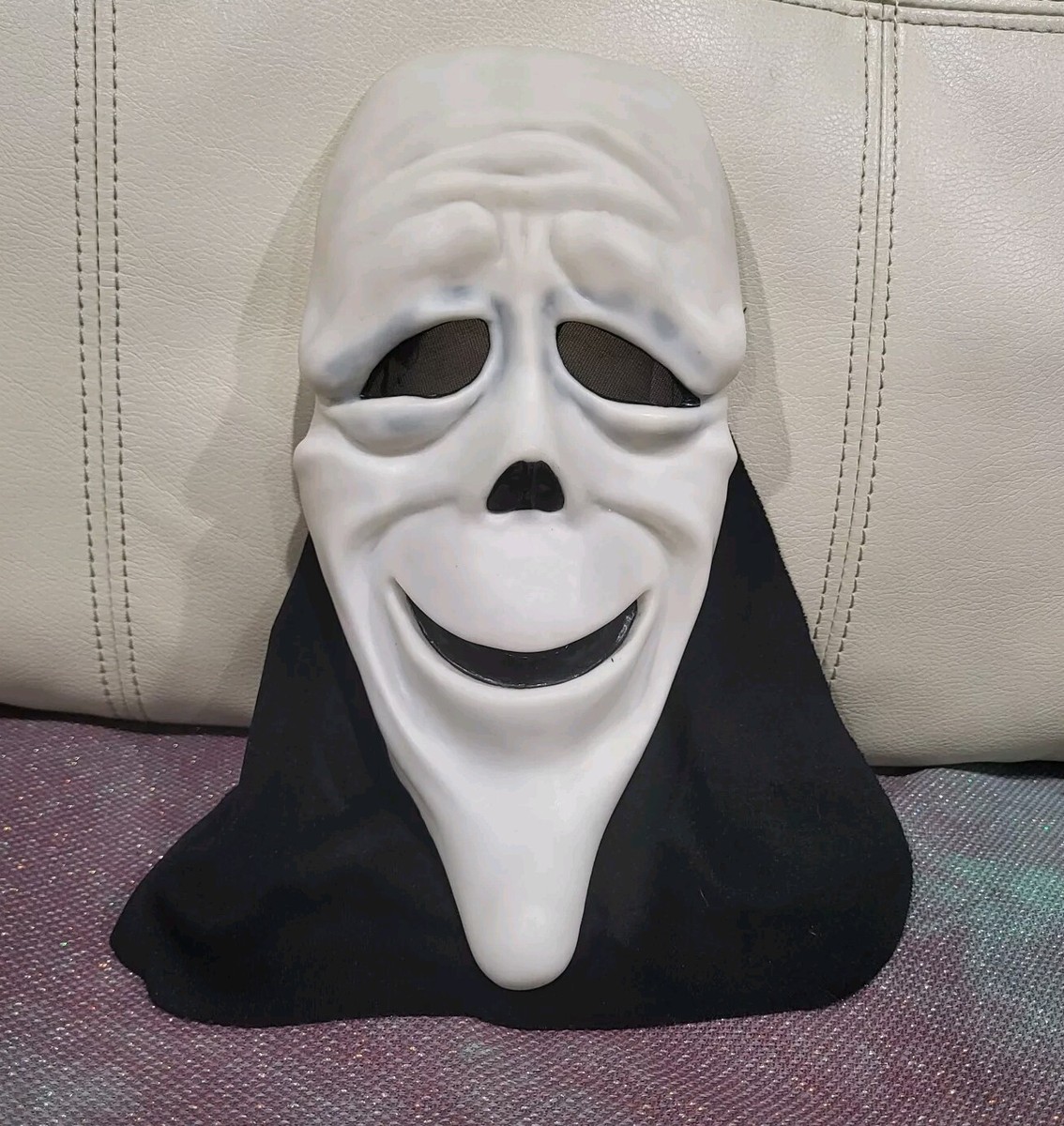 Scream Mask Smiling