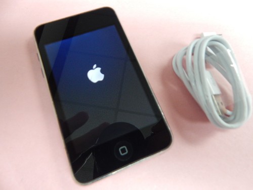 Apple iPod touch 2nd Generation BLACK (8GB) FREE BUNDLE & SHIPPING | eBay